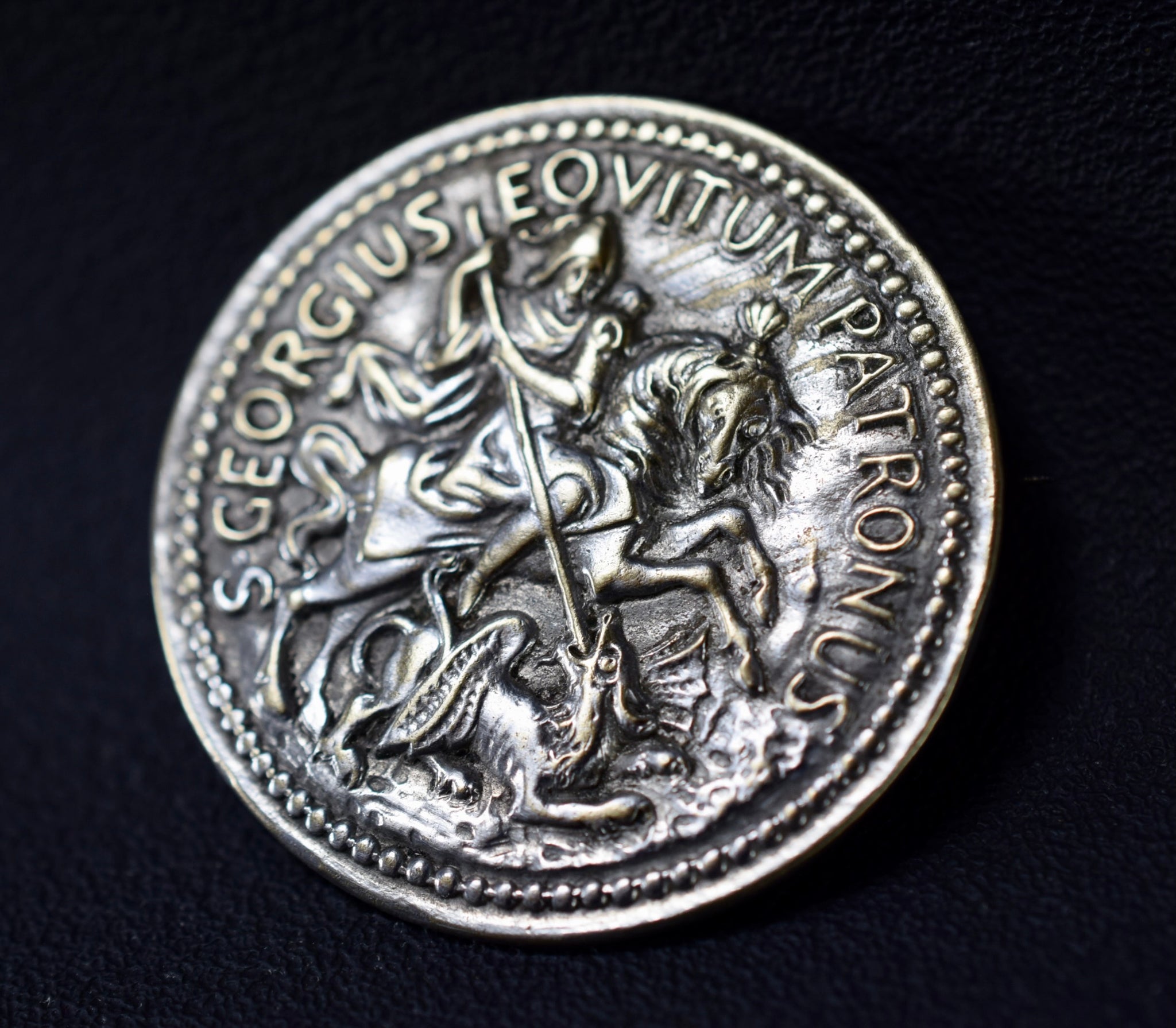 Large Saint Georges and the Dragon Medal Soldier Pin Brooch – Charmantiques