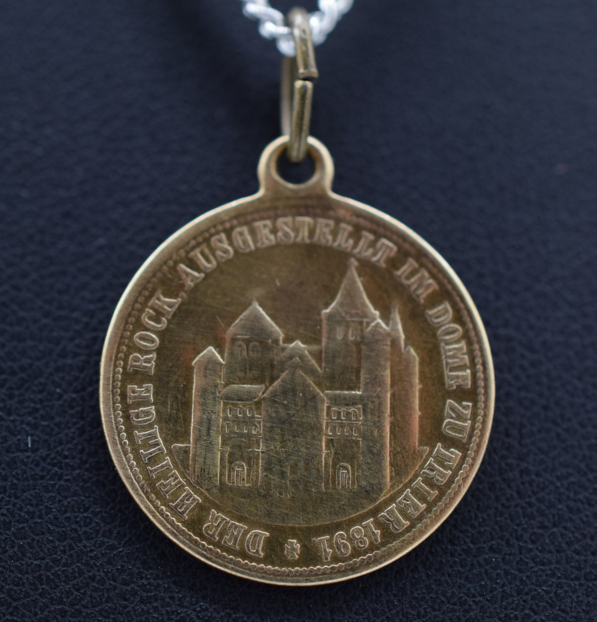 The Seamless robe of Jesus Medal Holy Robe Pendant – Charmantiques